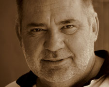 ''Die tyd het vanself ryp geword.'' Alexander Strachan gesels oor ...